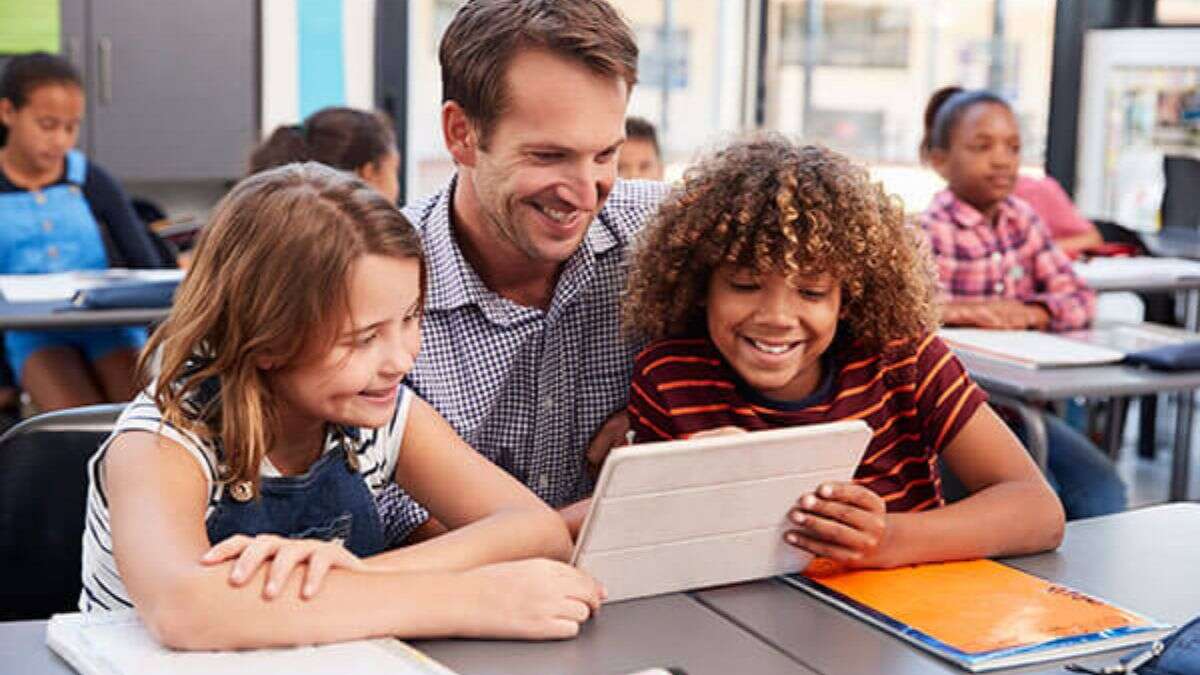 The Technological Revolution in Education - Social Buzzness